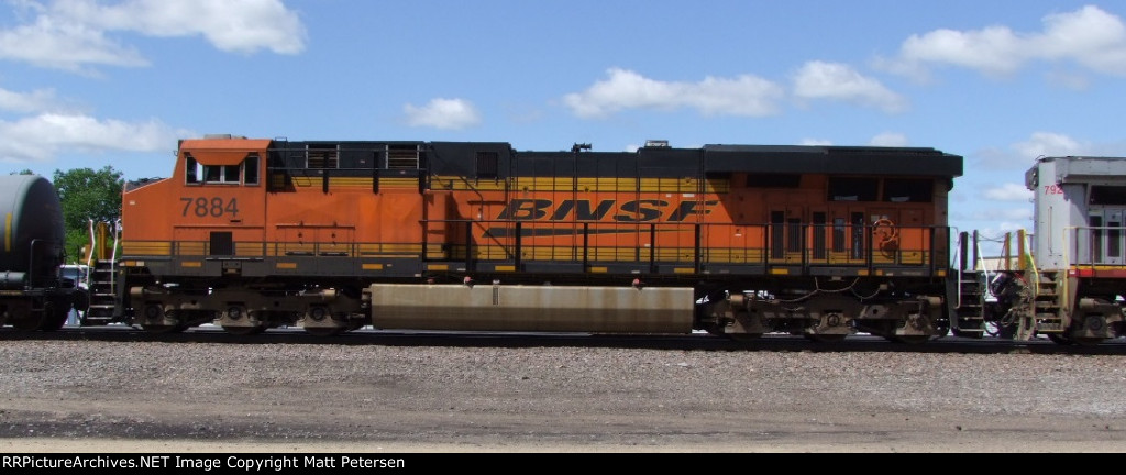 BNSF 7884